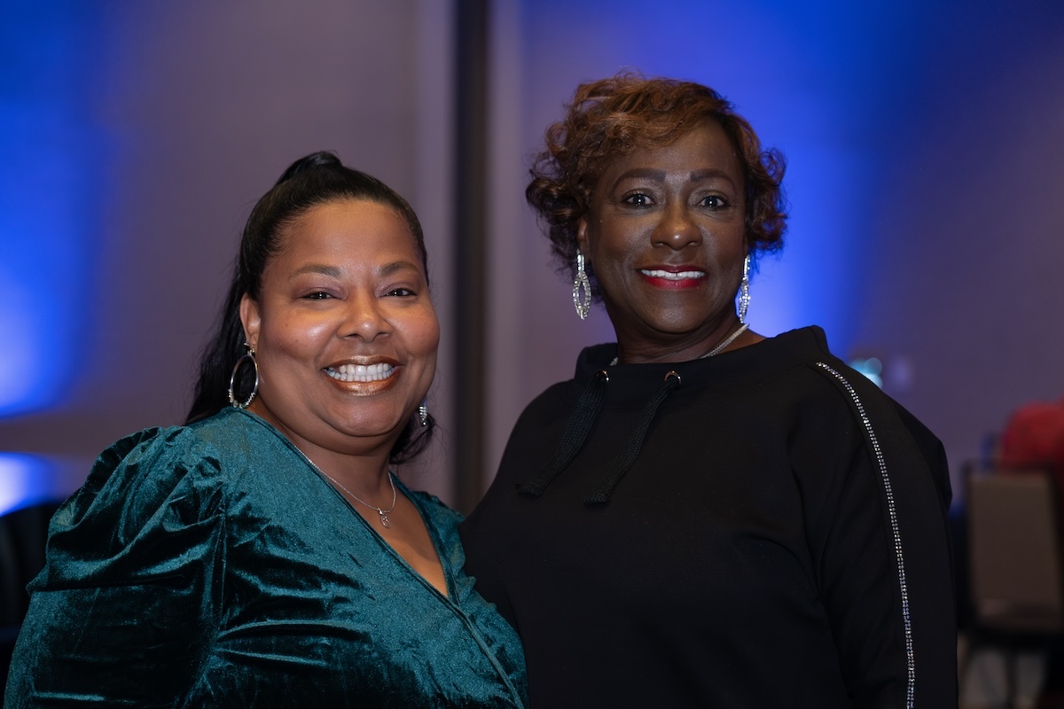 Emory Eye Center rings in the holidays with festive event at Emory ...